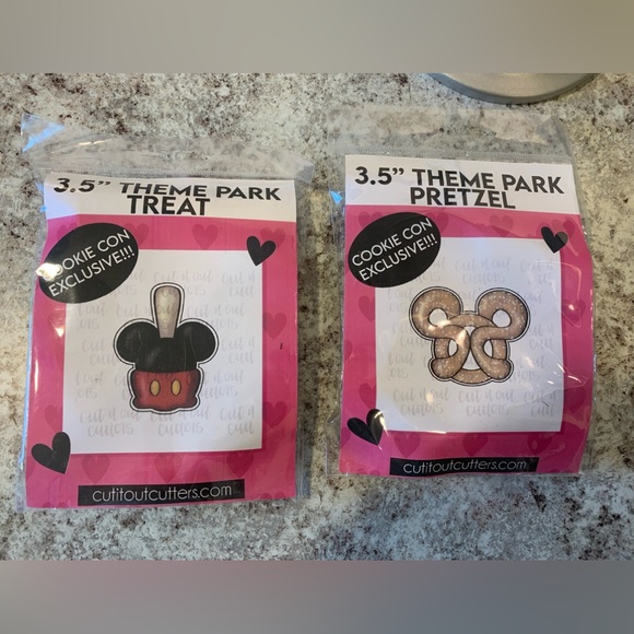 Disney | Kitchen | Disney Cookie Cutters Disney Candy Apple Disney ...
